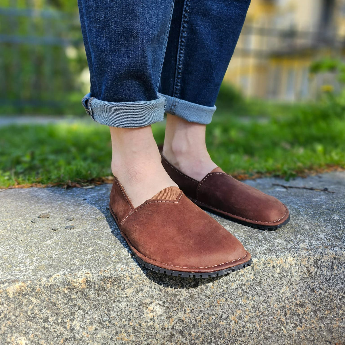 Fuego Barefoot moccasins with triangular stretch panel - brown with bl ...